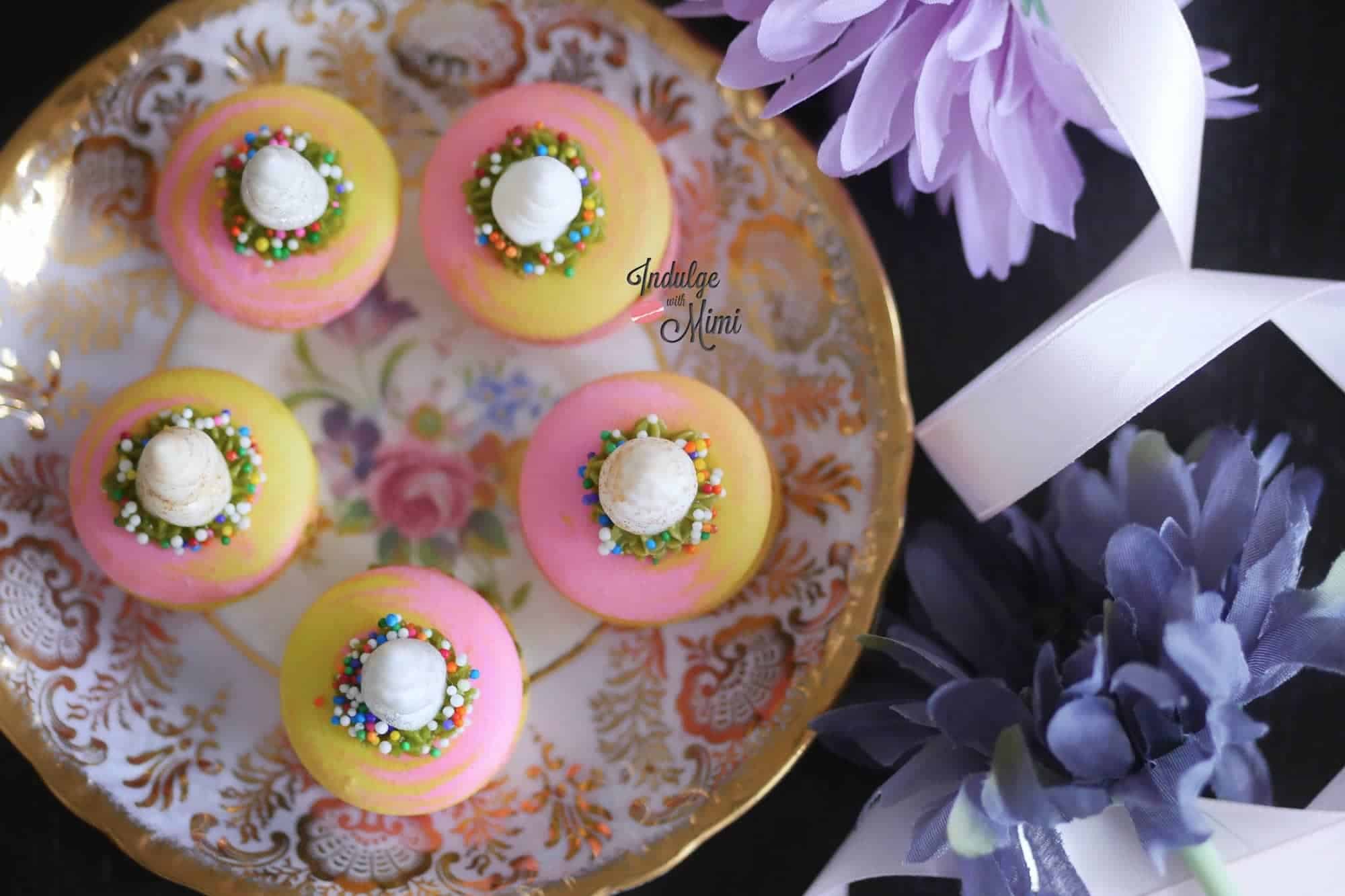 Magical Tri-Colored Unicorn Macarons with Green Tea Swiss Buttercream ...