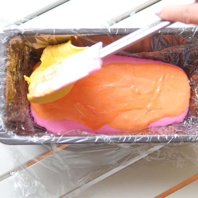 Magical Tri-Colored Unicorn Macarons with Green Tea Swiss Buttercream ...