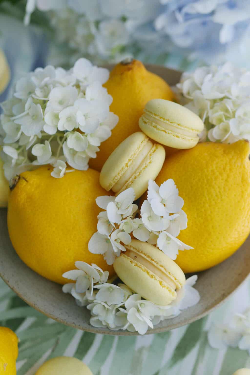 Lemon Macarons Made with a Sturdy "Macaron-Friendly" Lemon Curd Center ...